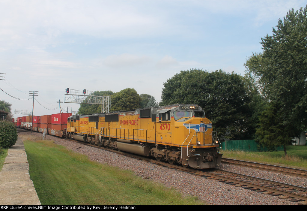 UP 4570 & 4407 (2)